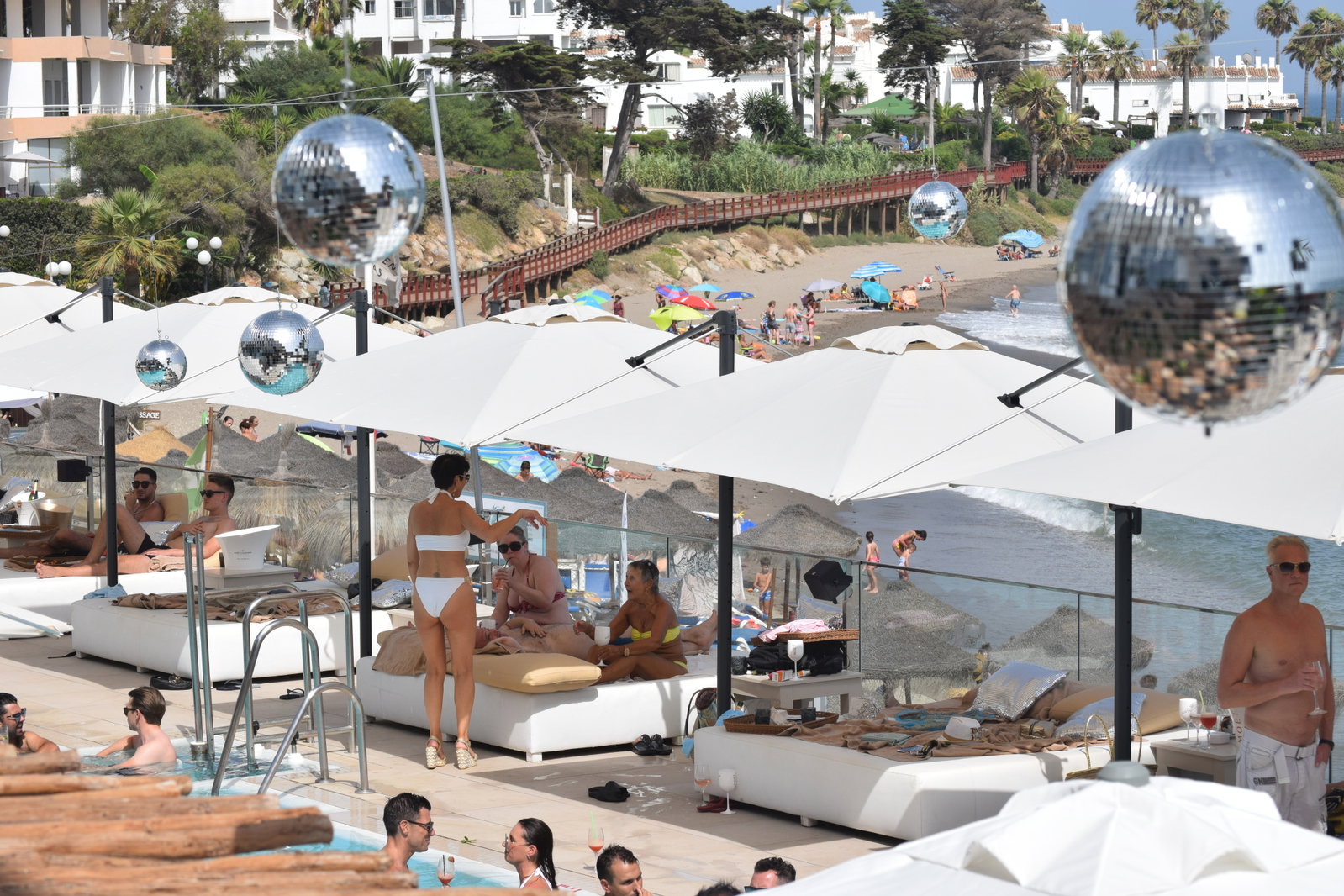 All the glitter and fun of Max Beach « Euro Weekly News