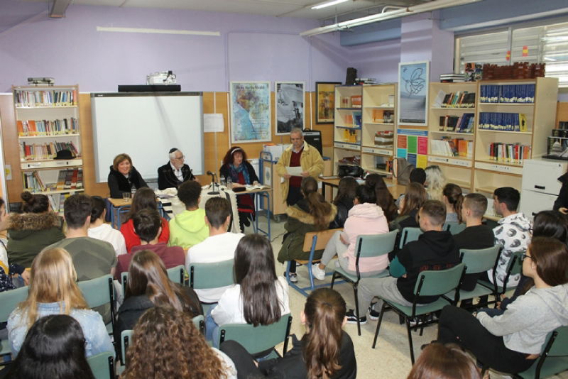 The Sephardic Tradition is Explained to School Children in Costa del ...