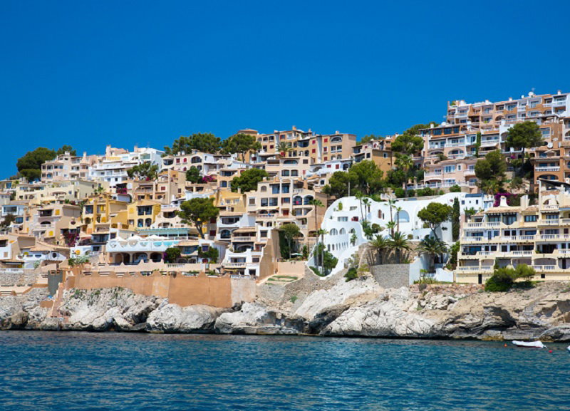 Germans with homes in Spain holiday island Mallorca demand to be ...