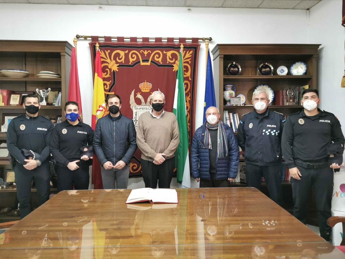 Vera officers sworn in « Euro Weekly News