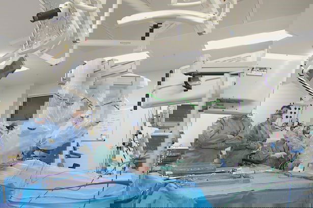 Scotland: Robot performs throat cancer surgery for first time « Euro ...