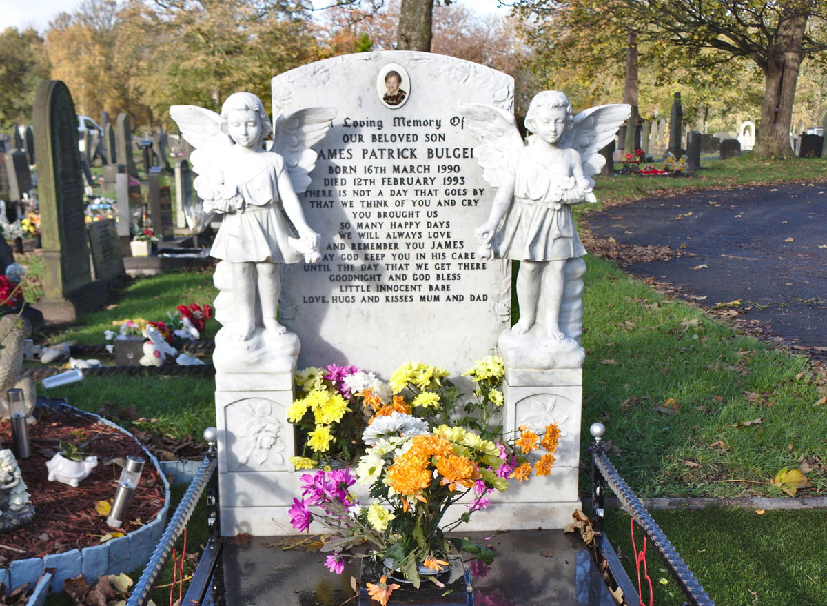 Mum Denise Fergus in bid to halt child killer Jon Venables walking from ...