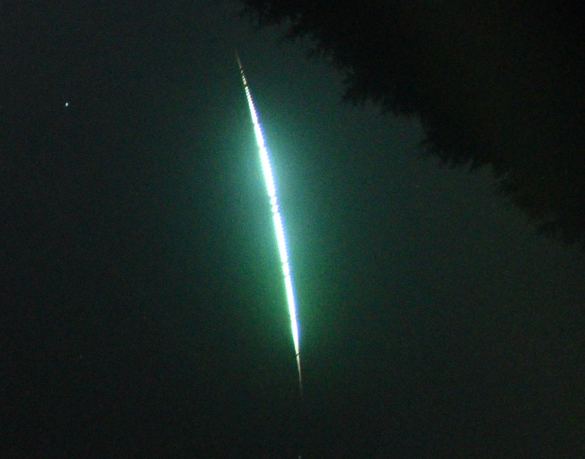 Amazing green fireball streaks across Britain’s skies stunning ...