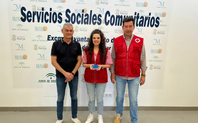 Red Cross hands out prepaid cash cards to vulnerable families in Nerja ...