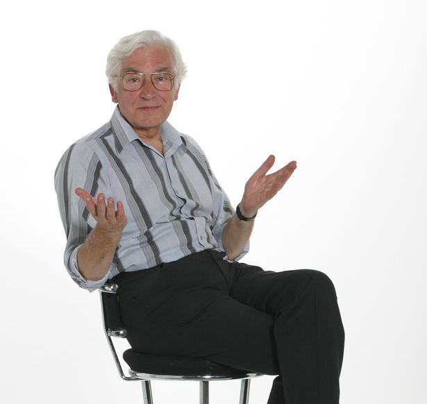 The legendary voice behind Blind Date has died aged 90 « Euro Weekly News