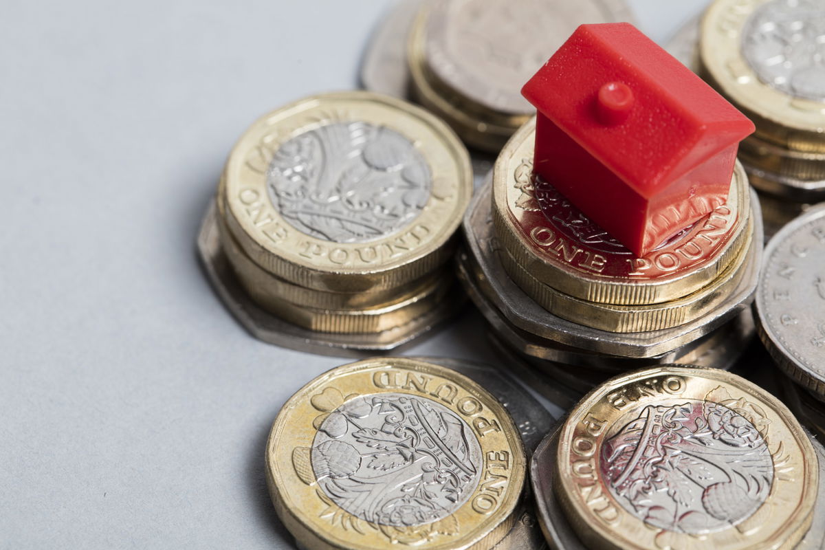 UK proposes rent cap to protect tenants from cost of living crisis ...