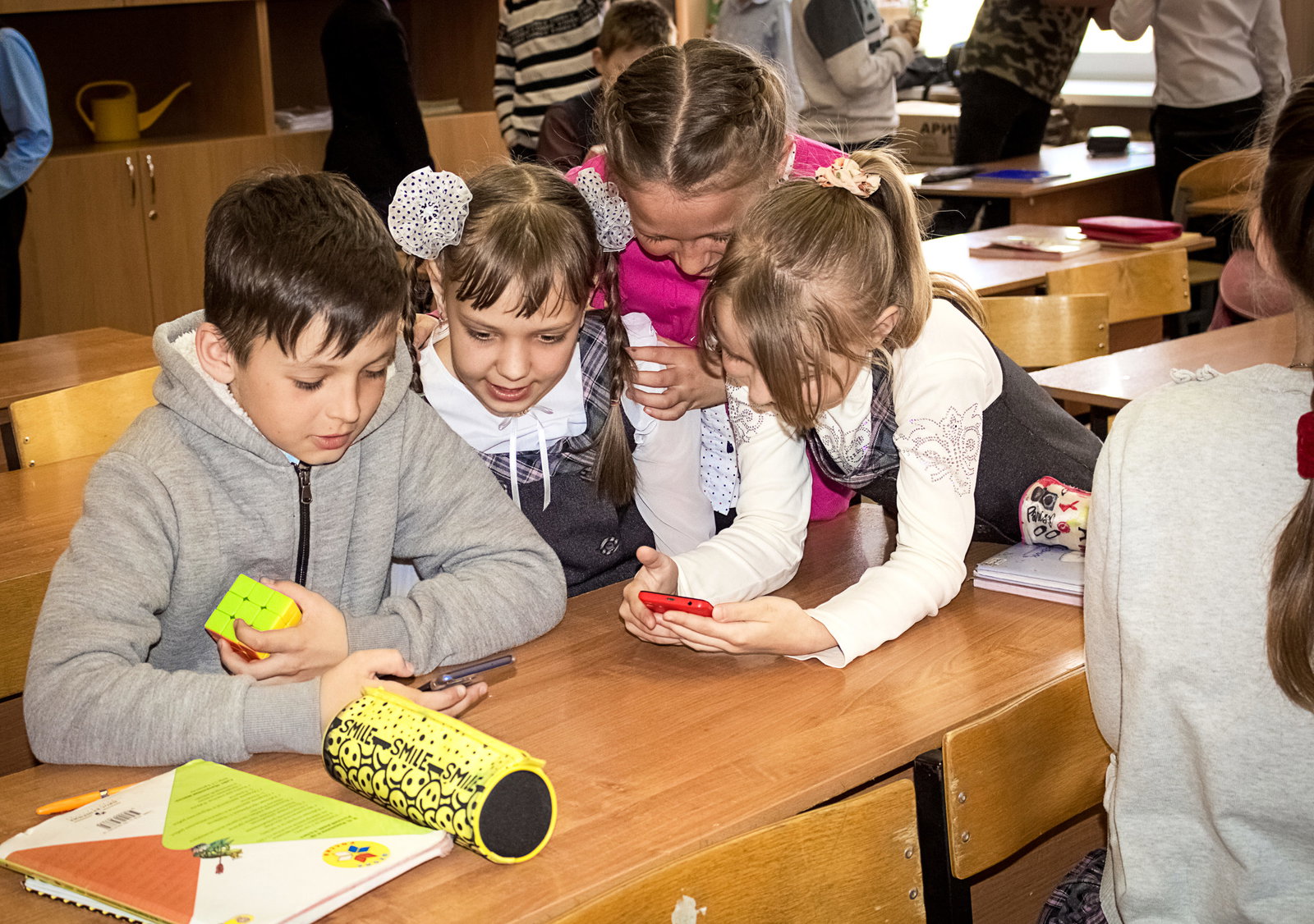 Russia’s Education Ministry bans the use of mobile phones in Russian ...