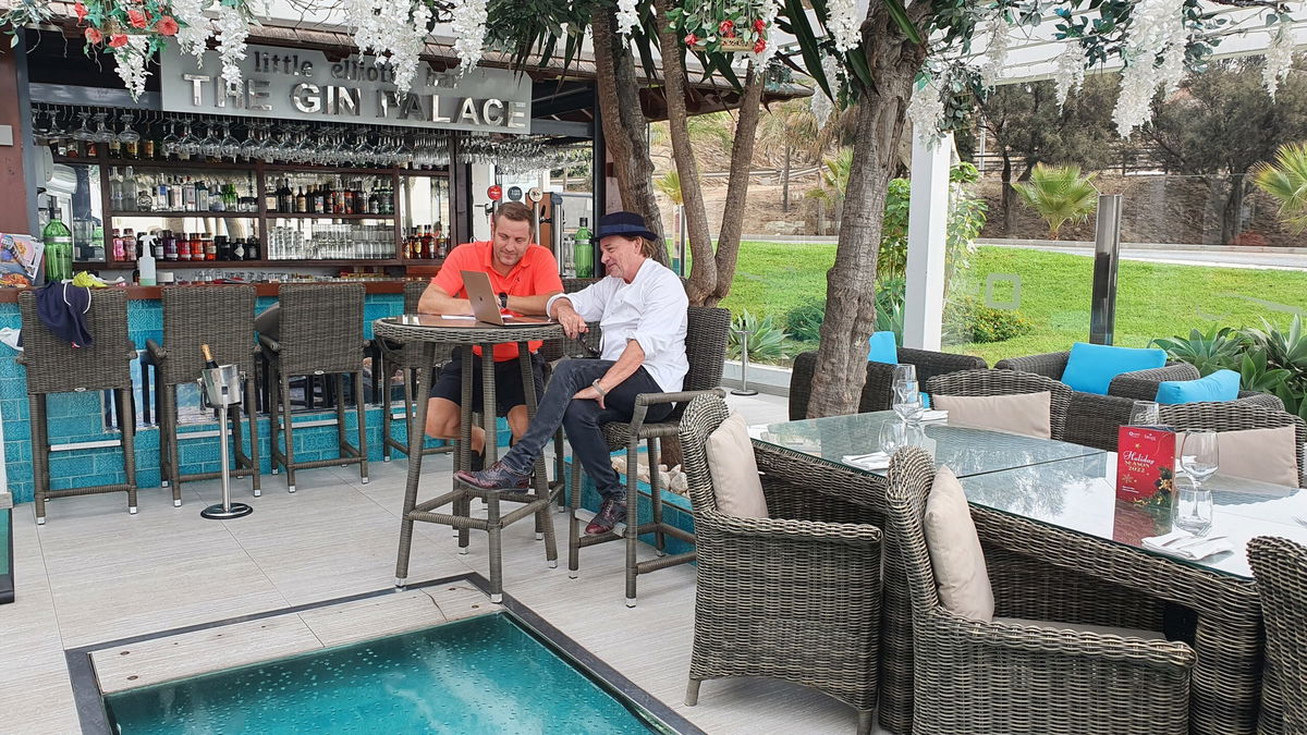 Celebrity chef Steven Saunders joins Elliott Wright’s Olivia’s