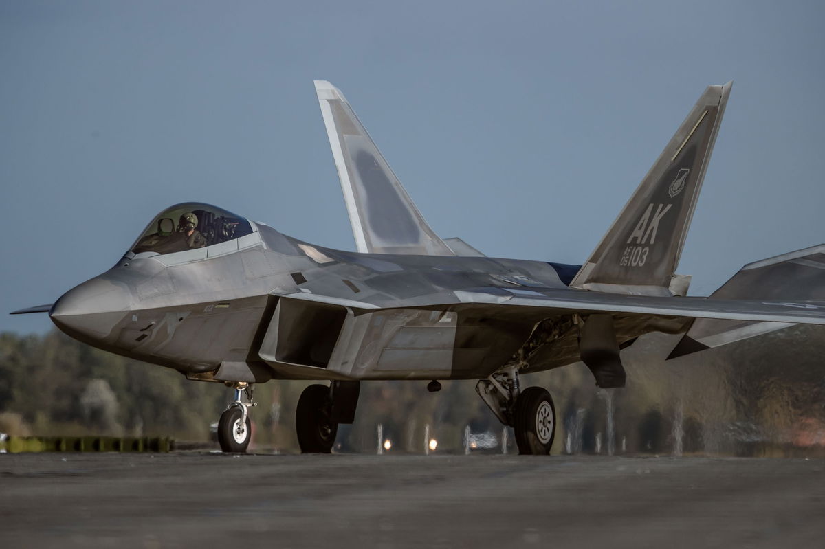 US Army deploys fifth generation F-22 fighters in the Netherlands