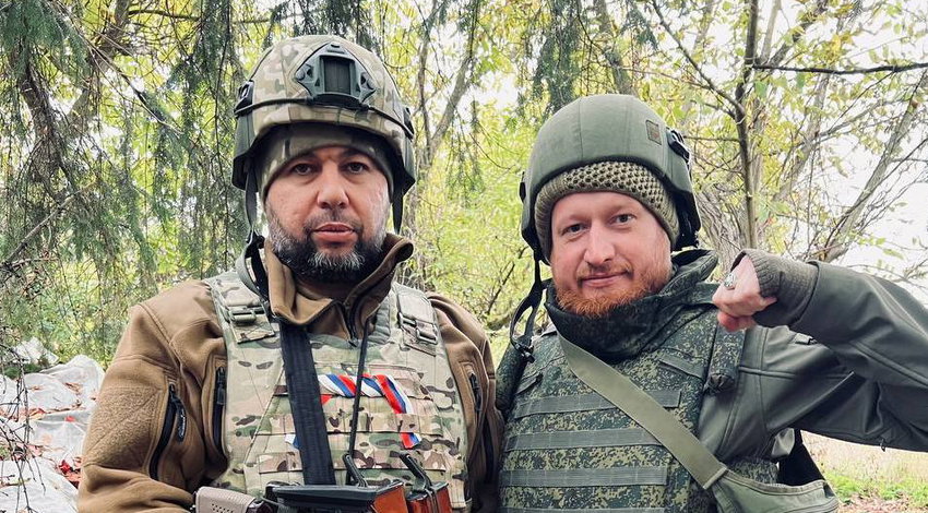 DPR head Denis Pushilin poses with Semen Pegov aka WarGonzo