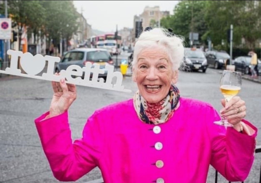 Tributes pour in following the death of the ‘Queen of Leith’ Mary ...