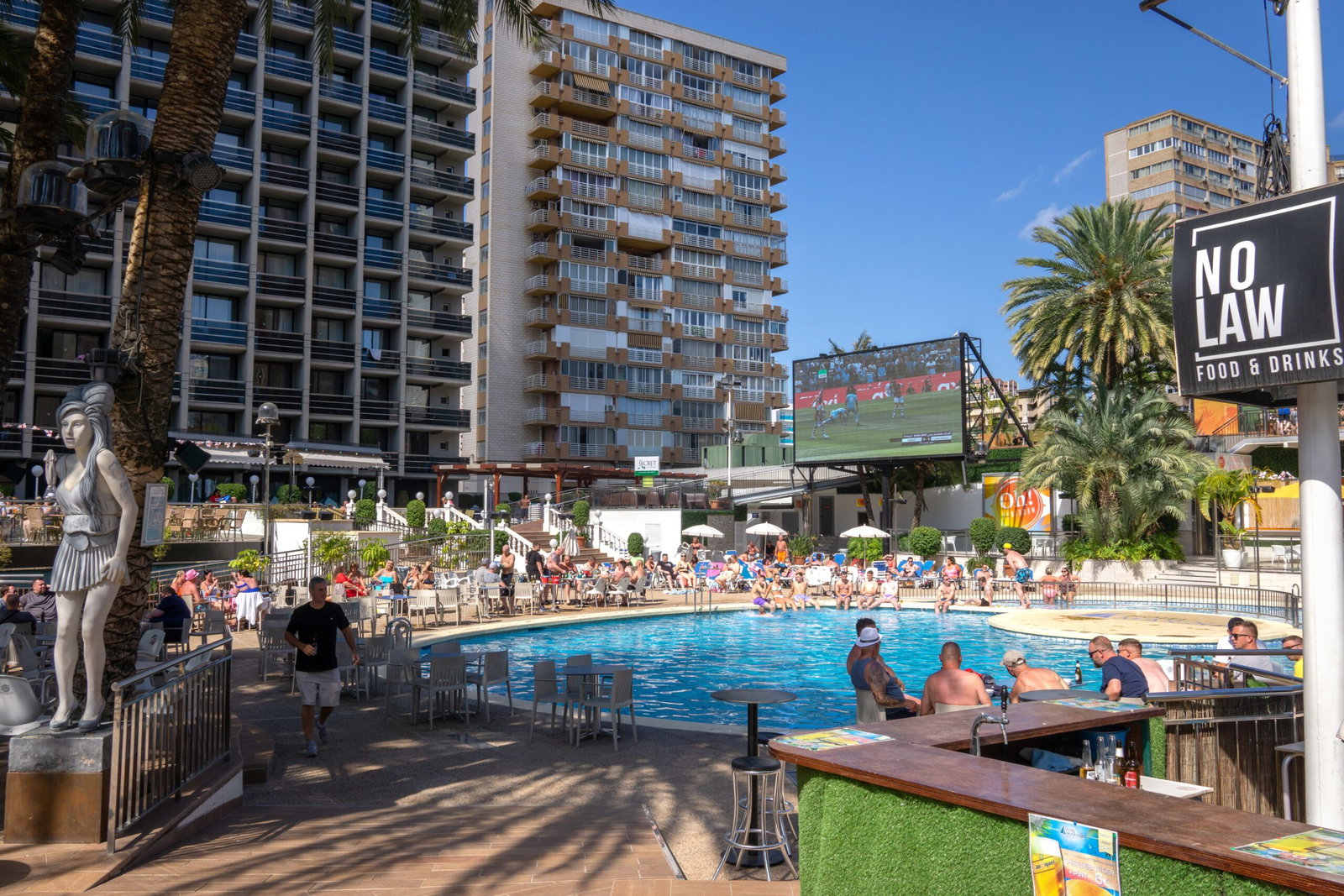 Spain sees surge in ‘energy tourists’ from the UK escaping high costs ...