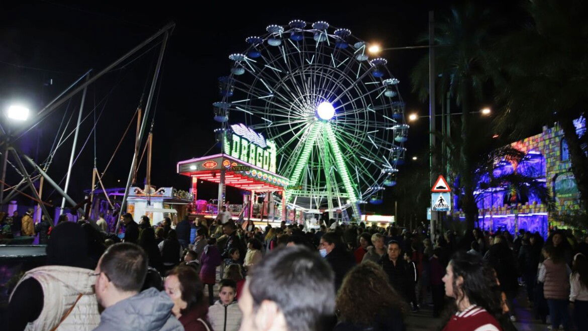 Enjoy the fabulous Christmas market and funfair in Elche (Alicante ...