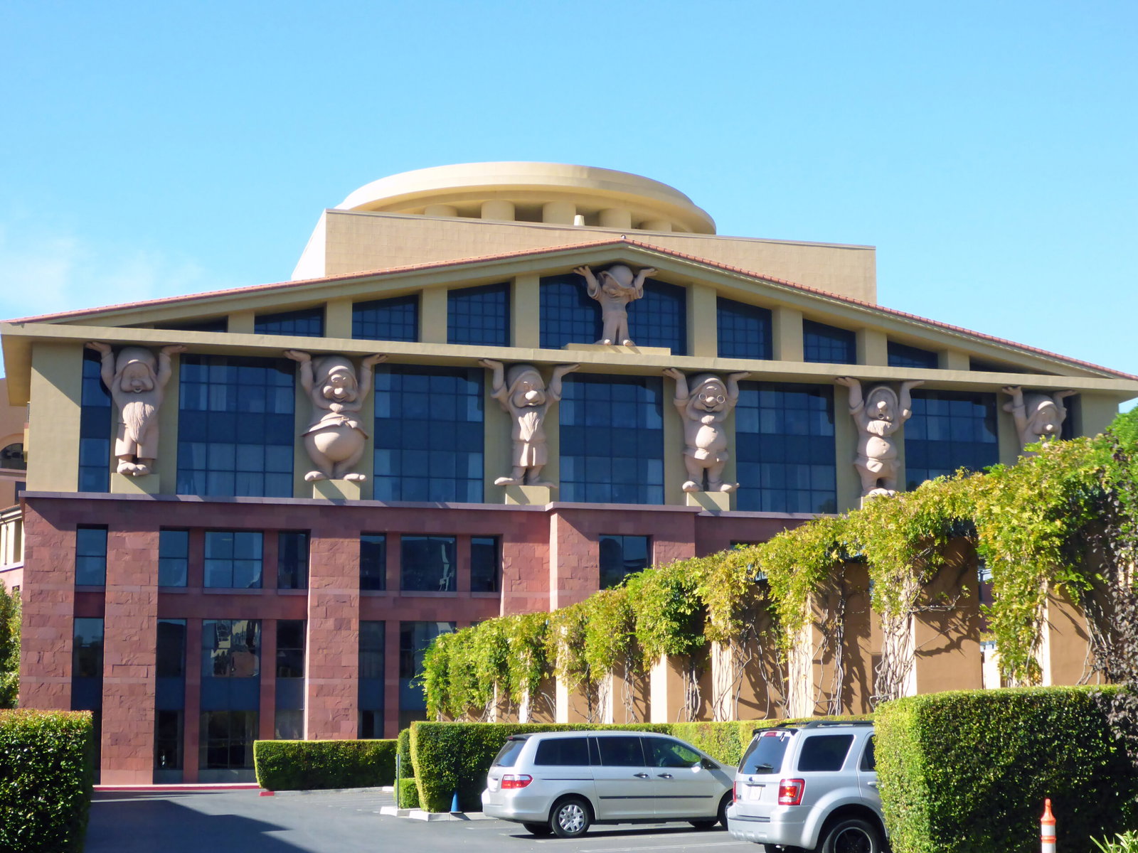 Architectural giant responsible for the Team Disney Building dies aged ...