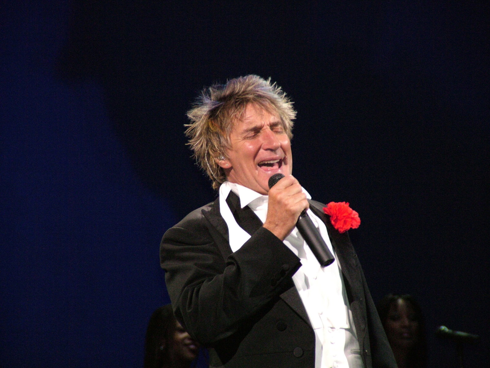 Rod Stewart’s son rushed to hospital after collapsing during football ...
