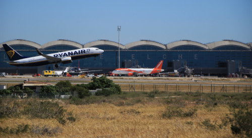 Alicante-Elche airport opens up the Costa Blanca to ten new air routes ...