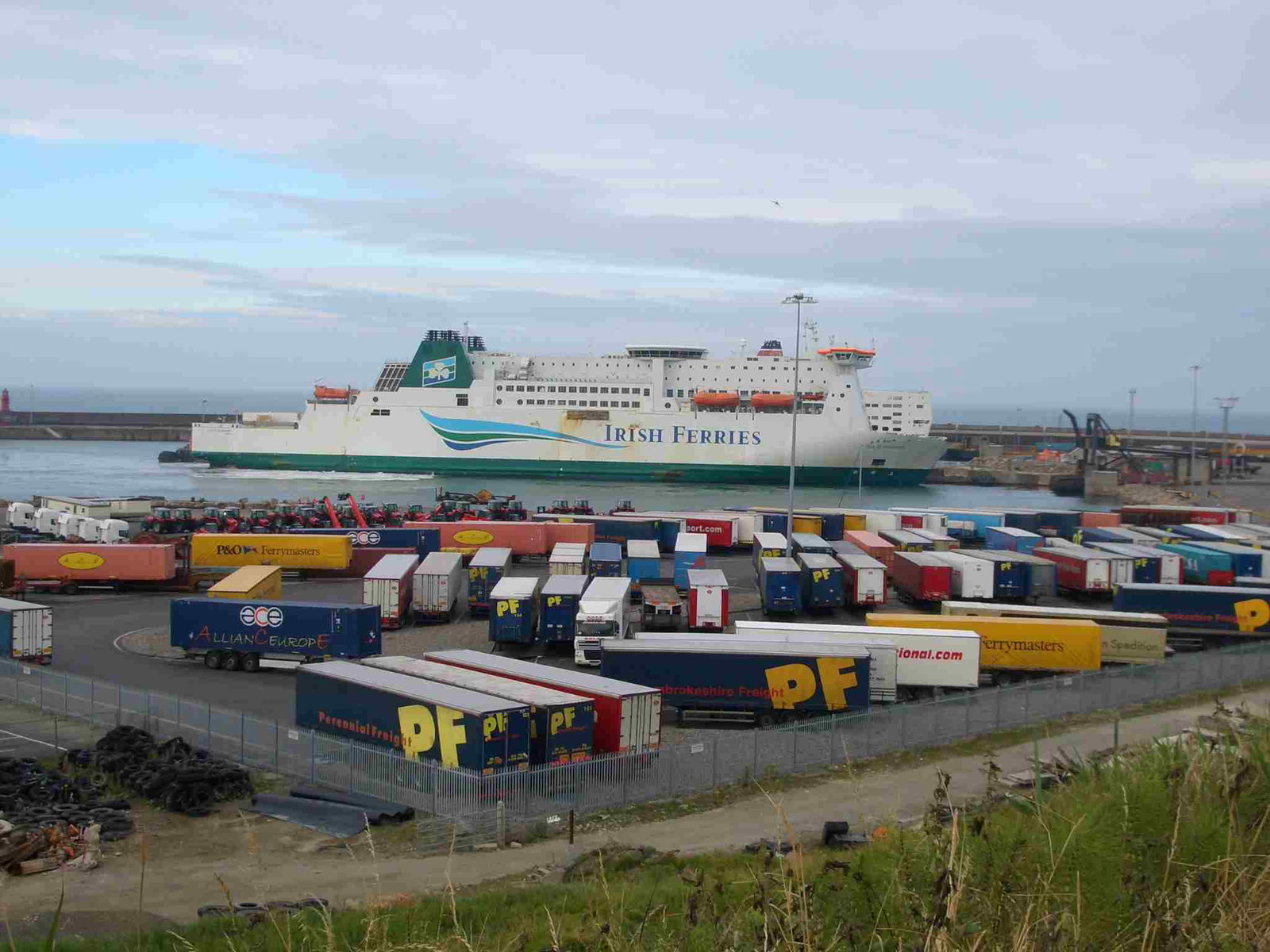 UK loses out to Ireland as the Dover-Calais land bridge collapses ...