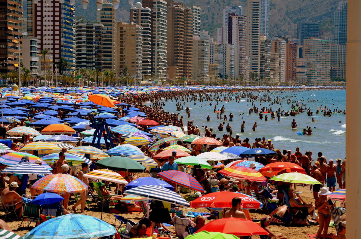 British Beach Hoggers in Benidorm « Euro Weekly News