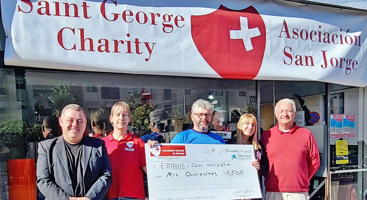 St George charity donates €1,500 for the Estepona Social Kitchen ...