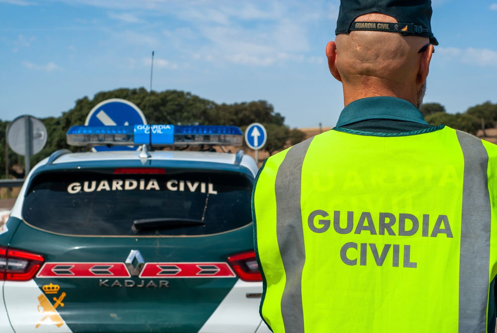Drivers: Understanding Guardia Civil’s flag signals « Euro Weekly News