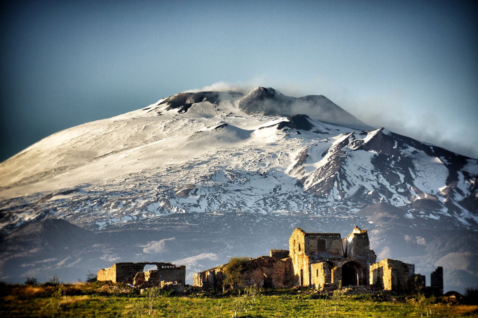 Mount Etna and Stromboli roar back to life « Euro Weekly News