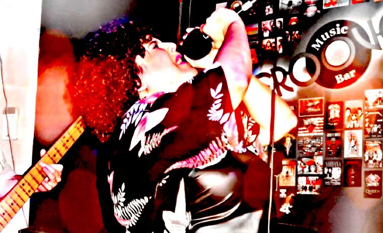 Funky Mama Curl & DJ Ricky, Fuengirola « Euro Weekly News