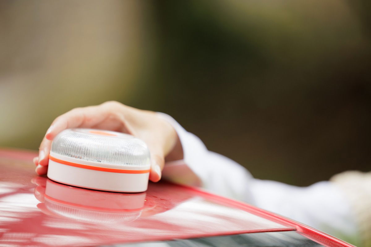 Emergency beacons for cars « Euro Weekly News