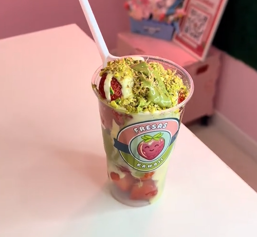 TikTok’s viral strawberry trend arrives in Murcia « Euro Weekly News