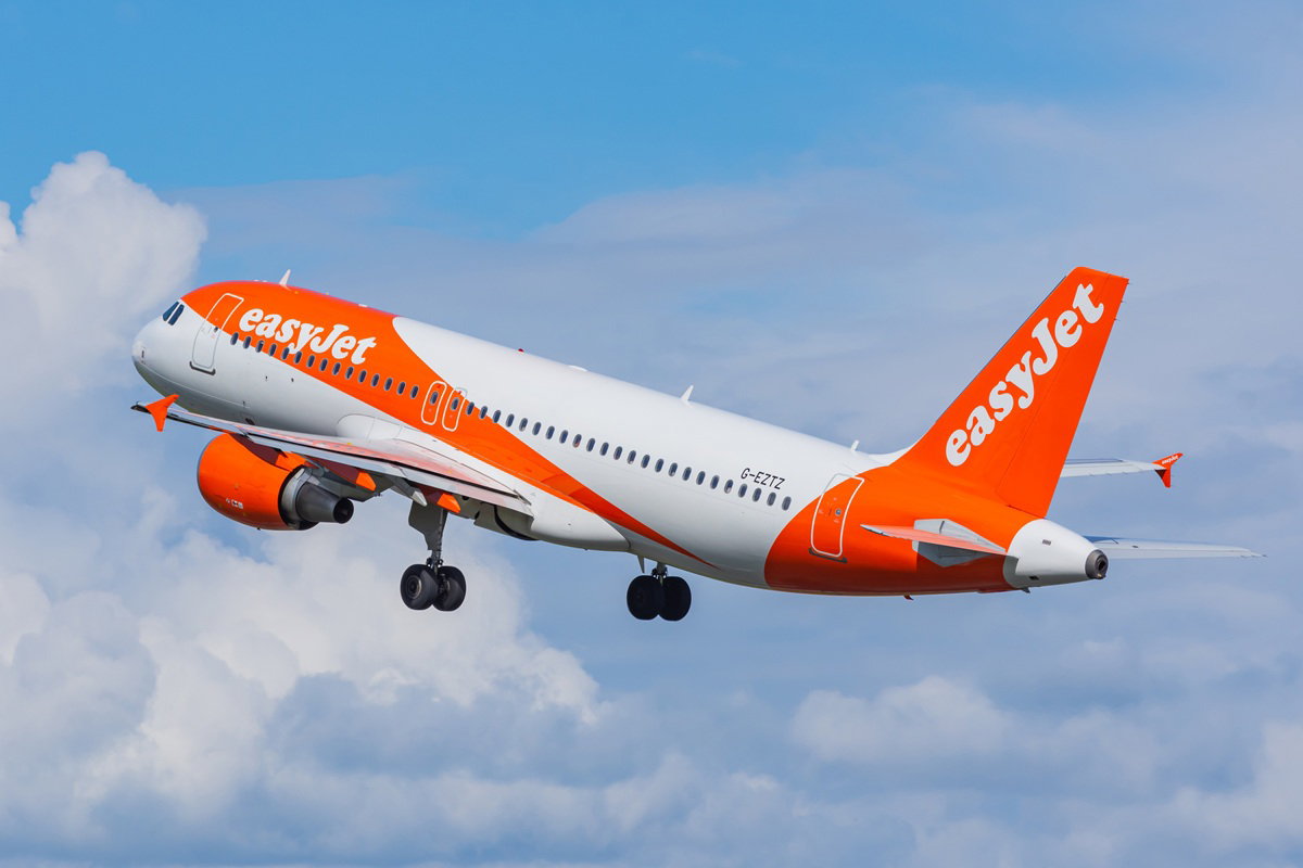 EasyJet passenger dies mid-flight to Lanzarote « Euro Weekly News