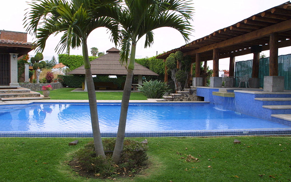 Communities battle against “pool squatters” « Euro Weekly News