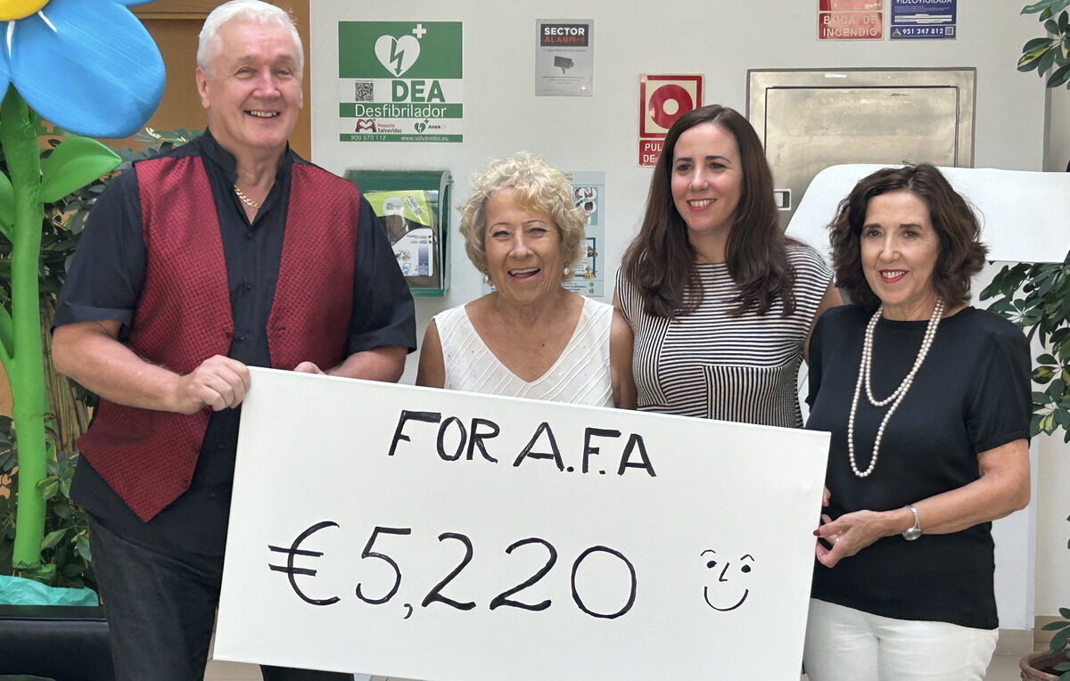 Simply Thriving raise €5,600 for AFA Fuengirola « Euro Weekly News
