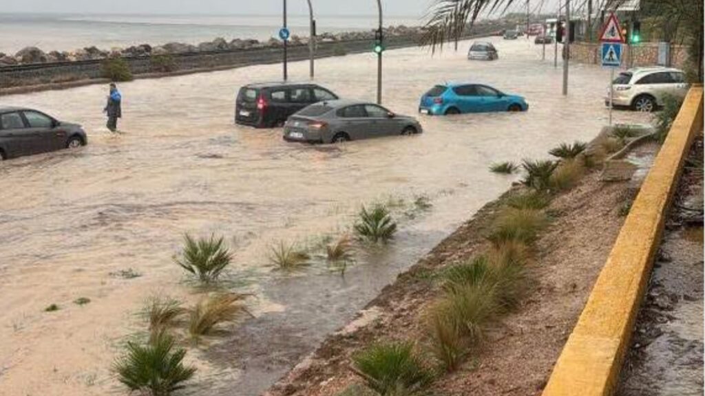 Tap water returns to normal after flash floods in Murcia « Euro Weekly News