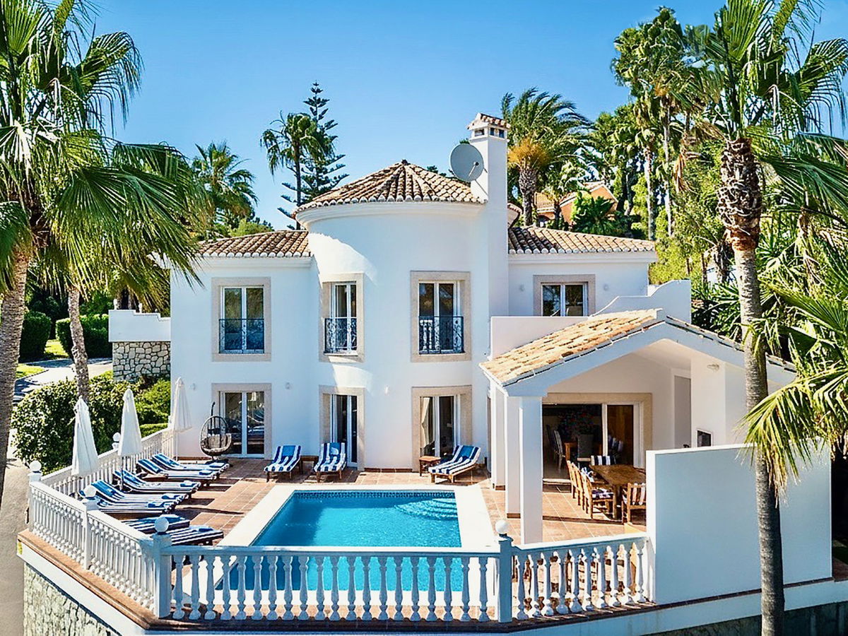 Choosing your Real Estate Agent? « Euro Weekly News